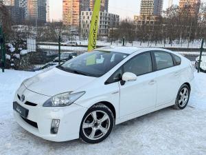 White Toyota Prius 2010 in Vilnius, with an engine capacity of 1.80 L and mileage of 406 thousand km for 5800 €, photo 3 on AUTOMOTO.COM.LV