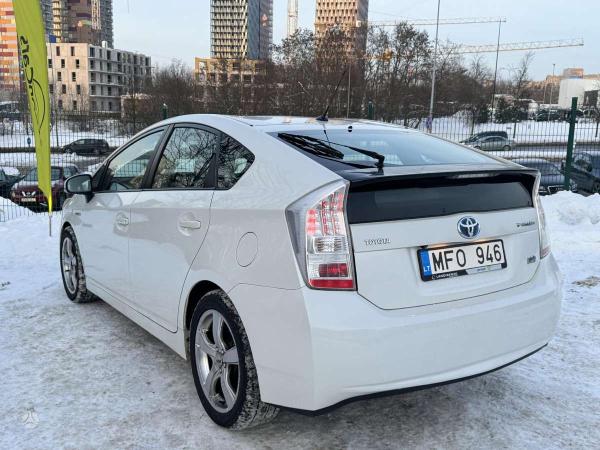 Balts Toyota Prius 2010 Viļņa, ar dzinēja tilpumu 1.80 L un nobraukumu 406 tūkst. km par 5800 €, foto 6 vietnē AUTOMOTO.COM.LV
