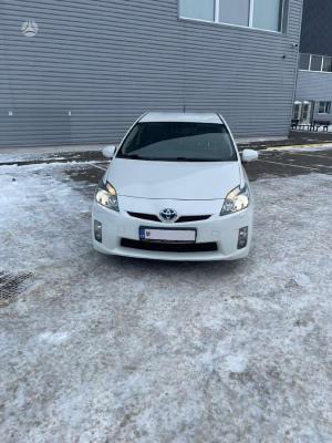 Balts Toyota Prius 2010 Telšiai, ar dzinēja tilpumu 1.80 L un nobraukumu 166 tūkst. km par 7400 €, foto 2 vietnē AUTOMOTO.COM.LV