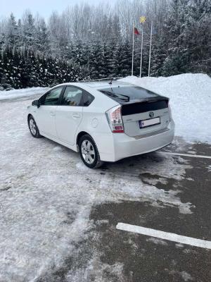 Balts Toyota Prius 2010 Telšiai, ar dzinēja tilpumu 1.80 L un nobraukumu 166 tūkst. km par 7400 €, foto 5 vietnē AUTOMOTO.COM.LV