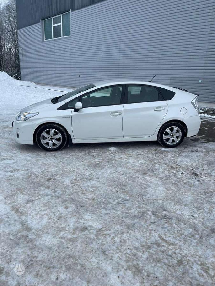 Balts Toyota Prius 2010 Telšiai, ar dzinēja tilpumu 1.80 L un nobraukumu 166 tūkst. km par 7400 €, foto 6 vietnē AUTOMOTO.COM.LV