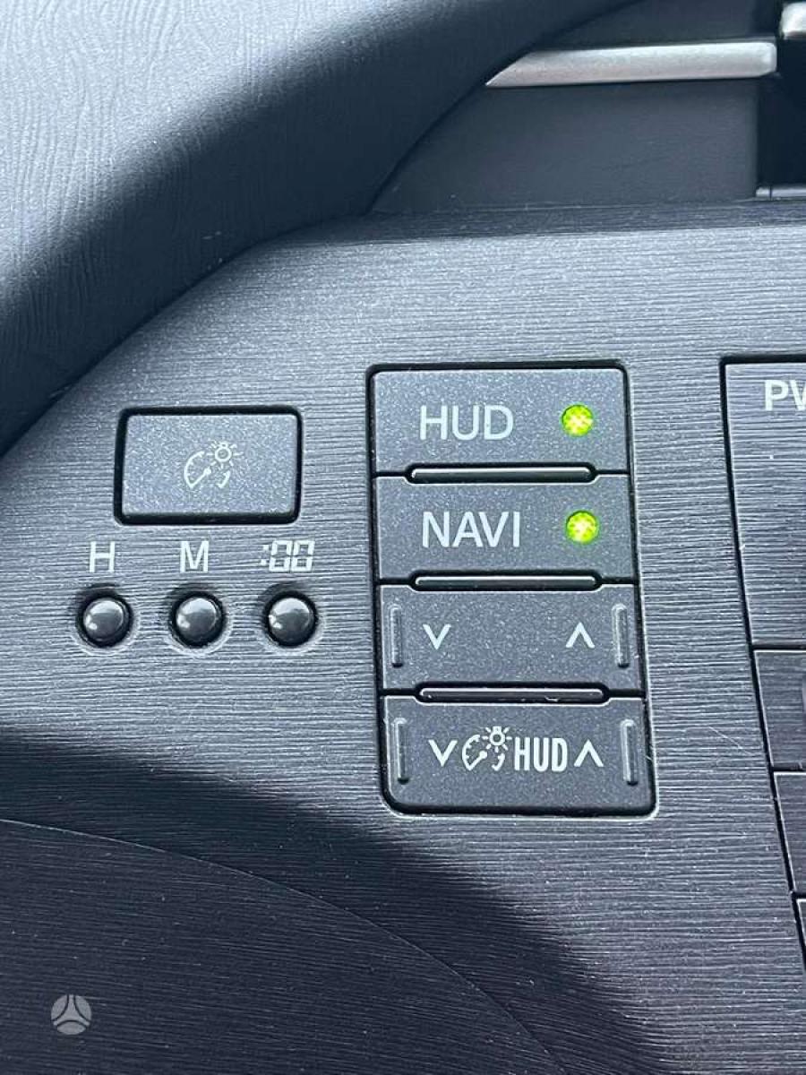 Balts Toyota Prius 2010 Telšiai, ar dzinēja tilpumu 1.80 L un nobraukumu 166 tūkst. km par 7400 €, foto 19 vietnē AUTOMOTO.COM.LV