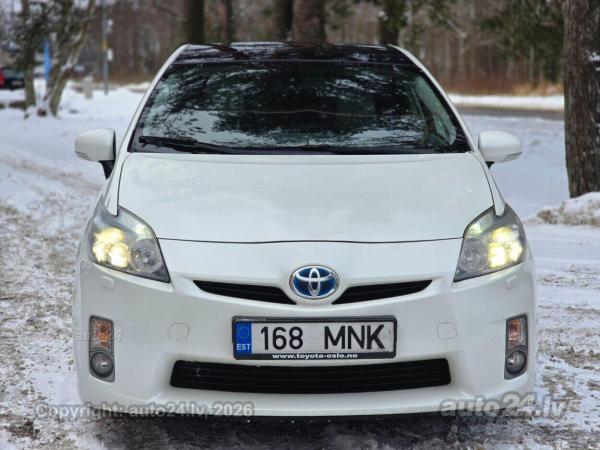 White Toyota Prius 2010 in Tallinn, with an engine capacity of 1.80 L and mileage of 203 thousand km for 5490 €, photo 2 on AUTOMOTO.COM.LV