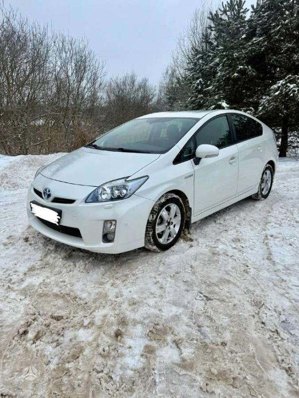Balts Toyota Prius 2010 Viļņa, ar dzinēja tilpumu 1.80 L un nobraukumu 166 tūkst. km par 7100 €, foto 1 vietnē AUTOMOTO.COM.LV