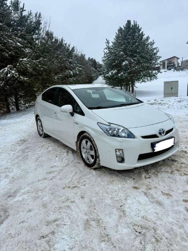 Balts Toyota Prius 2010 Viļņa, ar dzinēja tilpumu 1.80 L un nobraukumu 166 tūkst. km par 7100 €, foto 2 vietnē AUTOMOTO.COM.LV