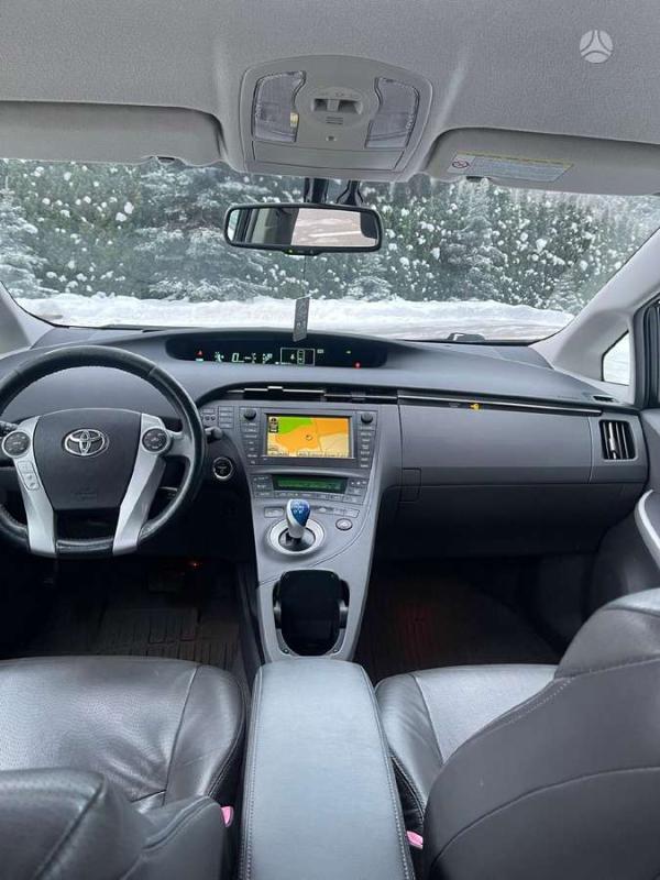 Balts Toyota Prius 2010 Viļņa, ar dzinēja tilpumu 1.80 L un nobraukumu 166 tūkst. km par 7100 €, foto 8 vietnē AUTOMOTO.COM.LV