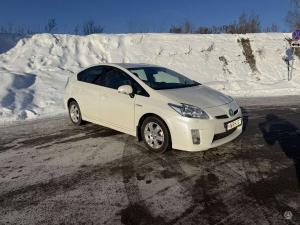 White Toyota Prius 2010 in Vilnius, with an engine capacity of 1.80 L and mileage of 168 thousand km for 6700 €, photo 2 on AUTOMOTO.COM.LV