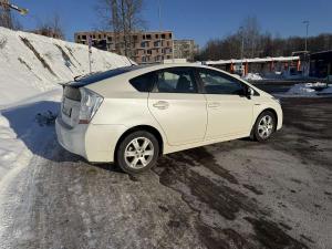 White Toyota Prius 2010 in Vilnius, with an engine capacity of 1.80 L and mileage of 168 thousand km for 6700 €, photo 3 on AUTOMOTO.COM.LV