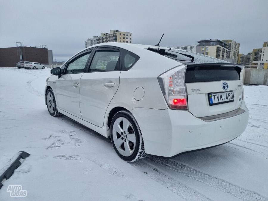 Balts Toyota Prius 2010 Viļņa, ar dzinēja tilpumu 1.80 L un nobraukumu 372 tūkst. km par 5600 €, foto 7 vietnē AUTOMOTO.COM.LV
