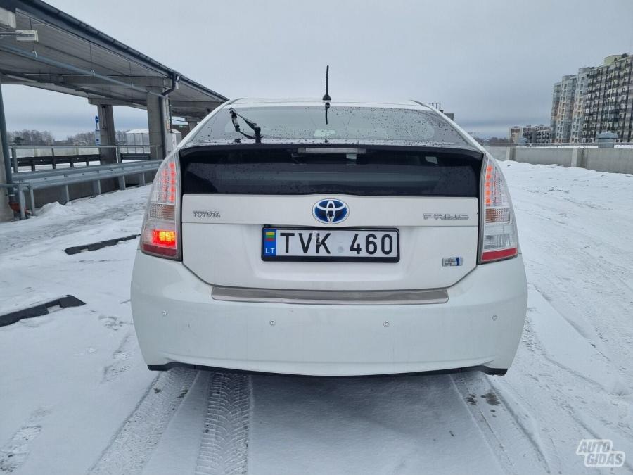 Balts Toyota Prius 2010 Viļņa, ar dzinēja tilpumu 1.80 L un nobraukumu 372 tūkst. km par 5600 €, foto 8 vietnē AUTOMOTO.COM.LV