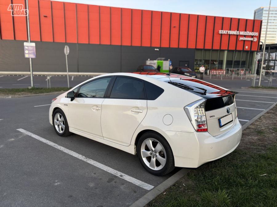 Balts Toyota Prius 2010 Viļņa, ar dzinēja tilpumu 1.80 L un nobraukumu 262 tūkst. km par 6700 €, foto 3 vietnē AUTOMOTO.COM.LV