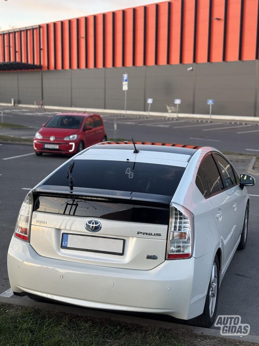Balts Toyota Prius 2010 Viļņa, ar dzinēja tilpumu 1.80 L un nobraukumu 262 tūkst. km par 6700 €, foto 6 vietnē AUTOMOTO.COM.LV