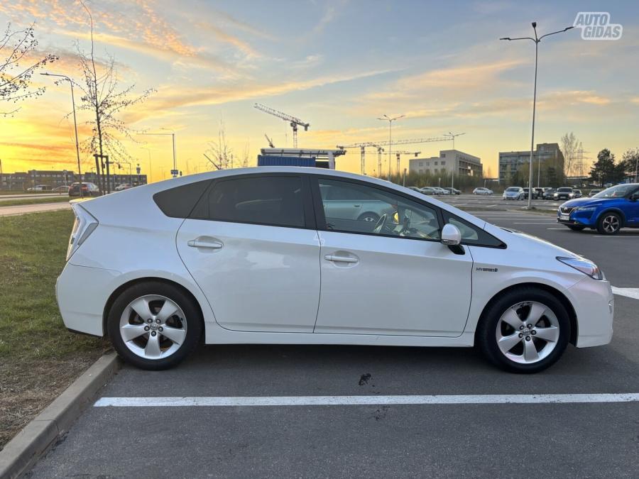 Balts Toyota Prius 2010 Viļņa, ar dzinēja tilpumu 1.80 L un nobraukumu 262 tūkst. km par 6700 €, foto 11 vietnē AUTOMOTO.COM.LV