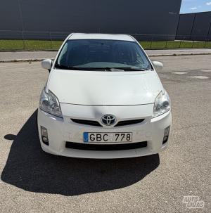 White Toyota Prius 2010 in Kaunas, with an engine capacity of 1.80 L and mileage of 285 thousand km for 4200 €, photo 3 on AUTOMOTO.COM.LV