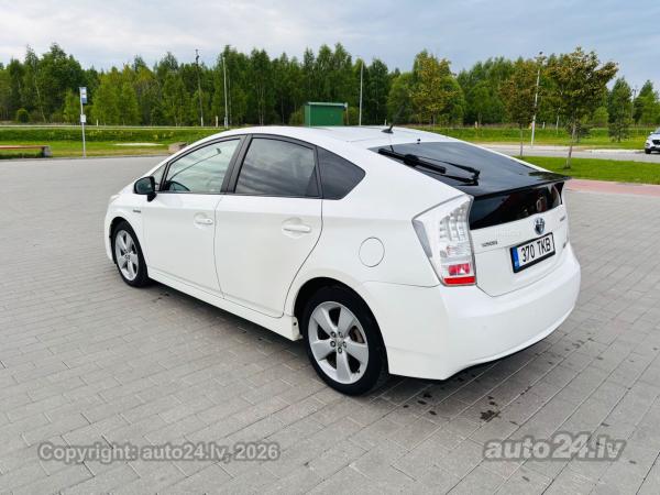 Balts Toyota Prius 2010 Tartu, ar dzinēja tilpumu 1.80 L un nobraukumu 258 tūkst. km par 5750 €, foto 4 vietnē AUTOMOTO.COM.LV
