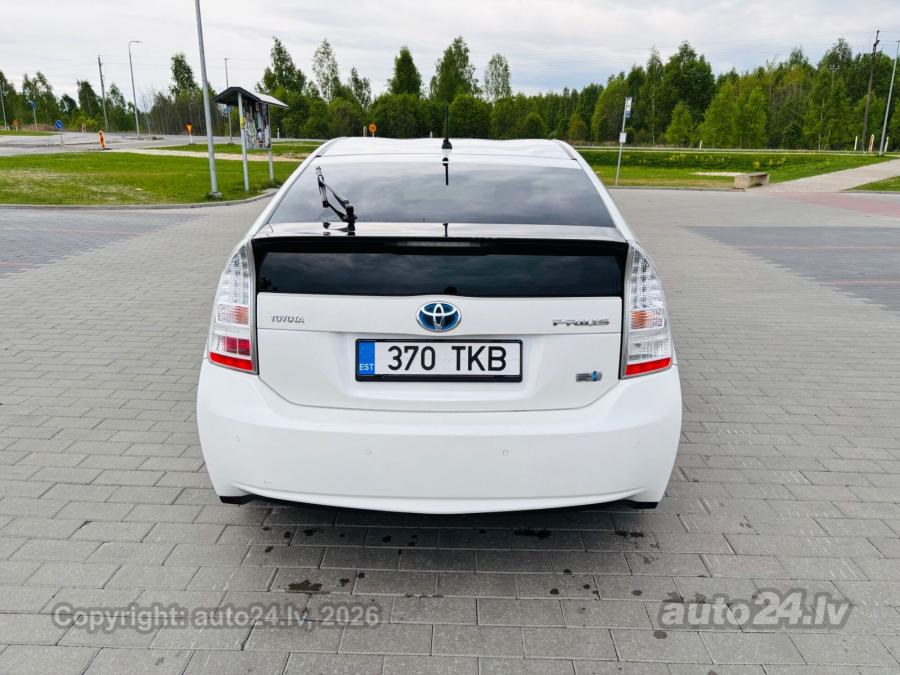 Balts Toyota Prius 2010 Tartu, ar dzinēja tilpumu 1.80 L un nobraukumu 258 tūkst. km par 5750 €, foto 7 vietnē AUTOMOTO.COM.LV