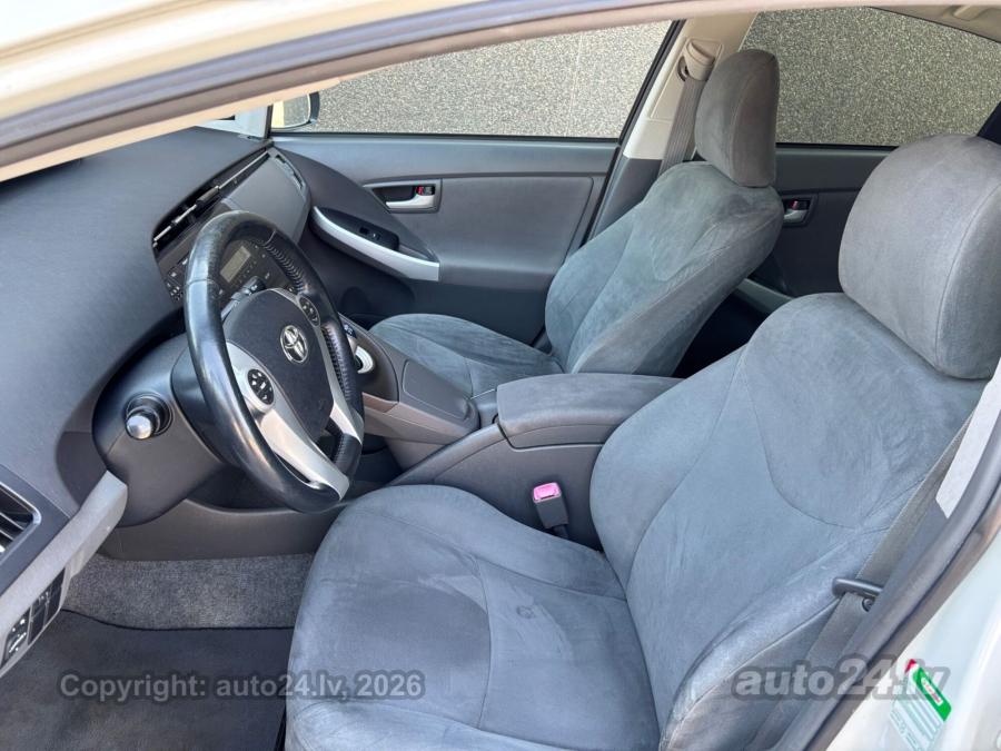 Balts Toyota Prius 2010 Tartu, ar dzinēja tilpumu 1.80 L un nobraukumu 258 tūkst. km par 5750 €, foto 10 vietnē AUTOMOTO.COM.LV