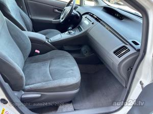 Balts Toyota Prius 2010 Tartu, ar dzinēja tilpumu 1.80 L un nobraukumu 258 tūkst. km par 5750 €, foto 11 vietnē AUTOMOTO.COM.LV