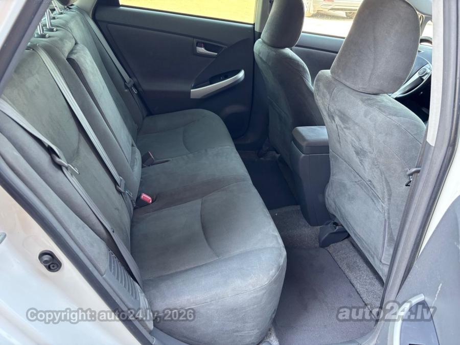 Balts Toyota Prius 2010 Tartu, ar dzinēja tilpumu 1.80 L un nobraukumu 258 tūkst. km par 5750 €, foto 13 vietnē AUTOMOTO.COM.LV