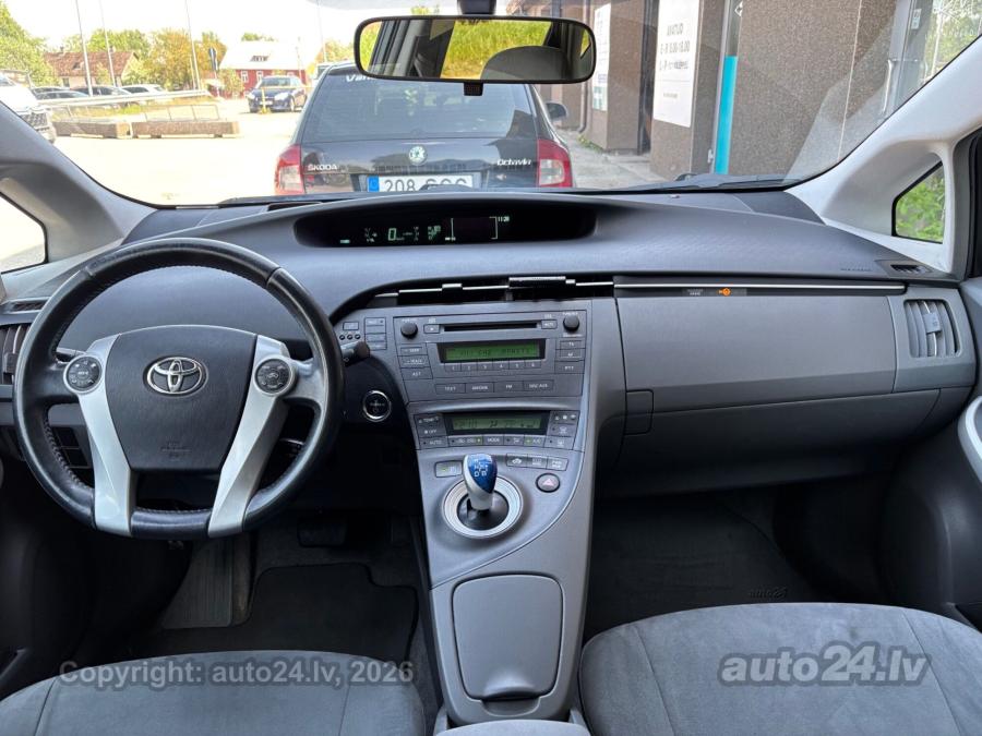 Balts Toyota Prius 2010 Tartu, ar dzinēja tilpumu 1.80 L un nobraukumu 258 tūkst. km par 5750 €, foto 14 vietnē AUTOMOTO.COM.LV