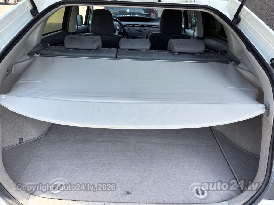 Balts Toyota Prius 2010 Tartu, ar dzinēja tilpumu 1.80 L un nobraukumu 258 tūkst. km par 5750 €, foto 17 vietnē AUTOMOTO.COM.LV