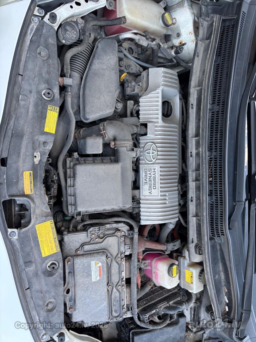 Balts Toyota Prius 2010 Tartu, ar dzinēja tilpumu 1.80 L un nobraukumu 258 tūkst. km par 5750 €, foto 19 vietnē AUTOMOTO.COM.LV