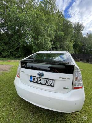 Balts Toyota Prius 2010 Viļņa, ar dzinēja tilpumu 1.80 L un nobraukumu 363 tūkst. km par 5200 €, foto 3 vietnē AUTOMOTO.COM.LV