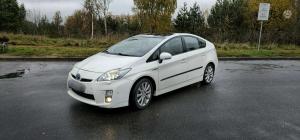 White Toyota Prius 2010 in Vilnius, with an engine capacity of 1.80 L and mileage of 370 thousand km for 5500 €, photo  on AUTOMOTO.COM.LV