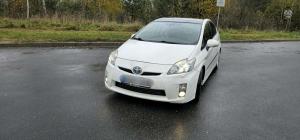 White Toyota Prius 2010 in Vilnius, with an engine capacity of 1.80 L and mileage of 370 thousand km for 5500 €, photo 3 on AUTOMOTO.COM.LV