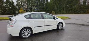 White Toyota Prius 2010 in Vilnius, with an engine capacity of 1.80 L and mileage of 370 thousand km for 5500 €, photo 4 on AUTOMOTO.COM.LV