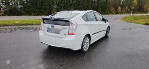 White Toyota Prius 2010 in Vilnius, with an engine capacity of 1.80 L and mileage of 370 thousand km for 5500 €, photo 6 on AUTOMOTO.COM.LV