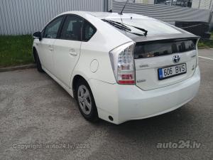 Balts Toyota Prius 2010 Tallina, ar dzinēja tilpumu 1.80 L un nobraukumu 246 tūkst. km par 4900 €, foto 3 vietnē AUTOMOTO.COM.LV