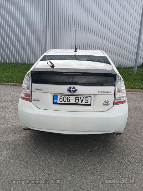 Balts Toyota Prius 2010 Tallina, ar dzinēja tilpumu 1.80 L un nobraukumu 246 tūkst. km par 4900 €, foto 5 vietnē AUTOMOTO.COM.LV