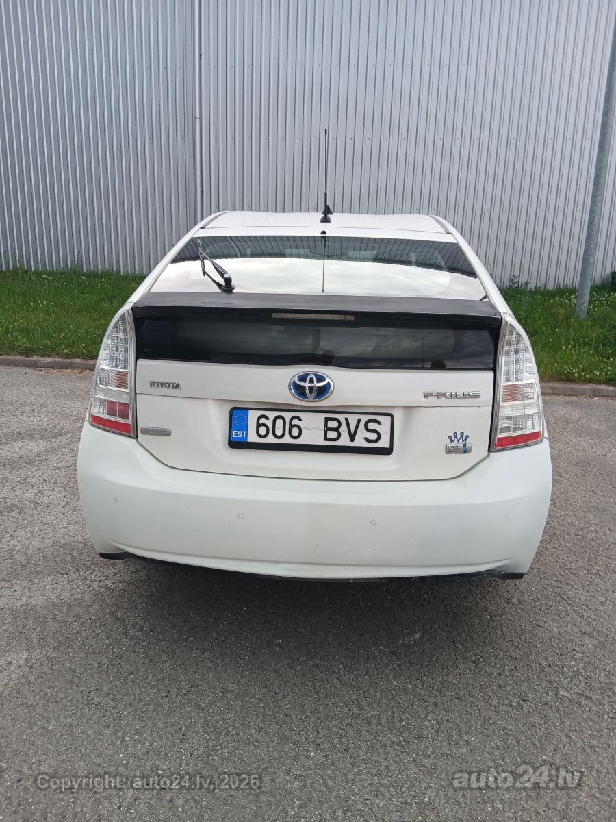 Balts Toyota Prius 2010 Tallina, ar dzinēja tilpumu 1.80 L un nobraukumu 246 tūkst. km par 4900 €, foto 6 vietnē AUTOMOTO.COM.LV