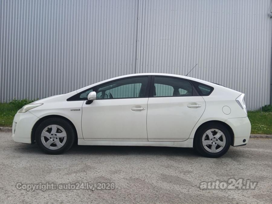 Balts Toyota Prius 2010 Tallina, ar dzinēja tilpumu 1.80 L un nobraukumu 246 tūkst. km par 4900 €, foto 7 vietnē AUTOMOTO.COM.LV