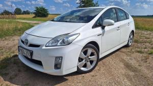 White Toyota Prius 2010 in Vilnius, with an engine capacity of 1.80 L and mileage of 321 thousand km for 5300 €, photo  on AUTOMOTO.COM.LV