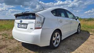 Balts Toyota Prius 2010 Viļņa, ar dzinēja tilpumu 1.80 L un nobraukumu 321 tūkst. km par 5300 €, foto 7 vietnē AUTOMOTO.COM.LV