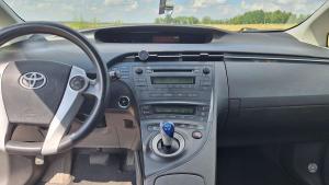 Balts Toyota Prius 2010 Viļņa, ar dzinēja tilpumu 1.80 L un nobraukumu 321 tūkst. km par 5300 €, foto 12 vietnē AUTOMOTO.COM.LV