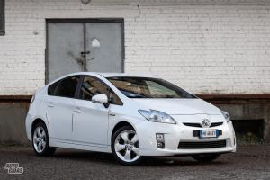 White Toyota Prius 2010 in Utena, with an engine capacity of 1.80 L and mileage of 181 thousand km for 8950 €, photo  on AUTOMOTO.COM.LV