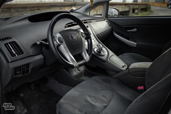 Balts Toyota Prius 2010 Utena, ar dzinēja tilpumu 1.80 L un nobraukumu 181 tūkst. km par 8950 €, foto 8 vietnē AUTOMOTO.COM.LV