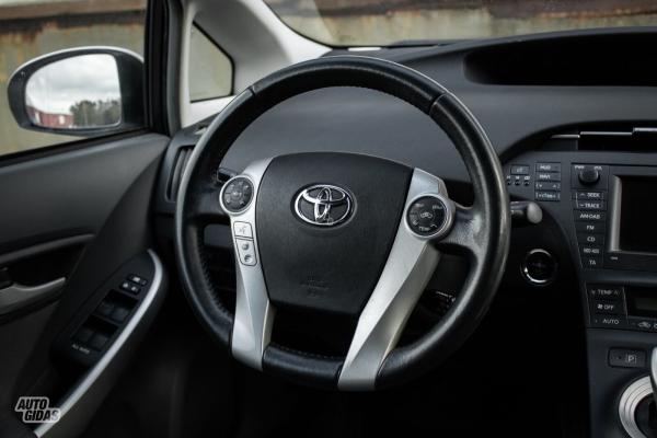 Balts Toyota Prius 2010 Utena, ar dzinēja tilpumu 1.80 L un nobraukumu 181 tūkst. km par 8950 €, foto 10 vietnē AUTOMOTO.COM.LV