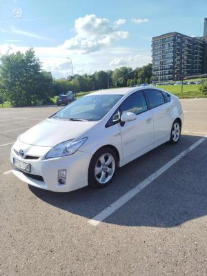 Balts Toyota Prius 2010 Viļņa, ar dzinēja tilpumu 1.80 L un nobraukumu 319 tūkst. km par 6500 €, foto  vietnē AUTOMOTO.COM.LV