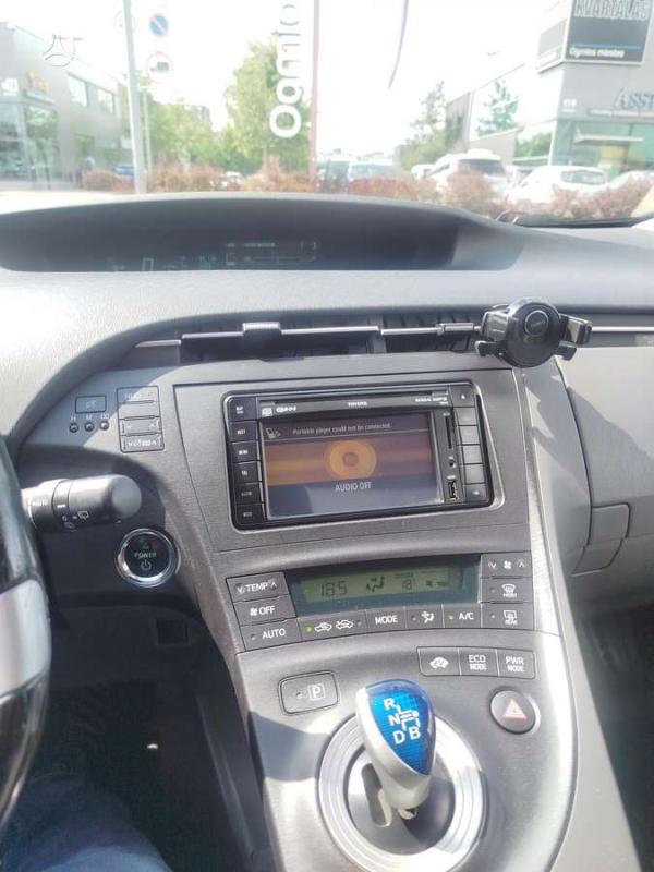 Balts Toyota Prius 2010 Viļņa, ar dzinēja tilpumu 1.80 L un nobraukumu 319 tūkst. km par 6500 €, foto 6 vietnē AUTOMOTO.COM.LV