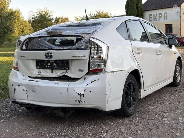 Balts Toyota Prius 2010 Ukmergė, ar dzinēja tilpumu 1.80 L un nobraukumu 420 tūkst. km par 2700 €, foto 6 vietnē AUTOMOTO.COM.LV