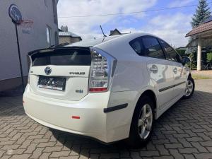 Белый Тойота Приус 2010 в Укмерге, объемом двигателя 1.80 л и пробегом 300 тыс. км за 5450 €, фото 4 на AUTOMOTO.COM.LV