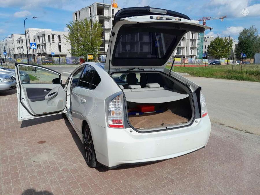 Белый Тойота Приус 2010 в Вильнюс, объемом двигателя 1.80 л и пробегом 320 тыс. км за 5790 €, фото 9 на AUTOMOTO.COM.LV