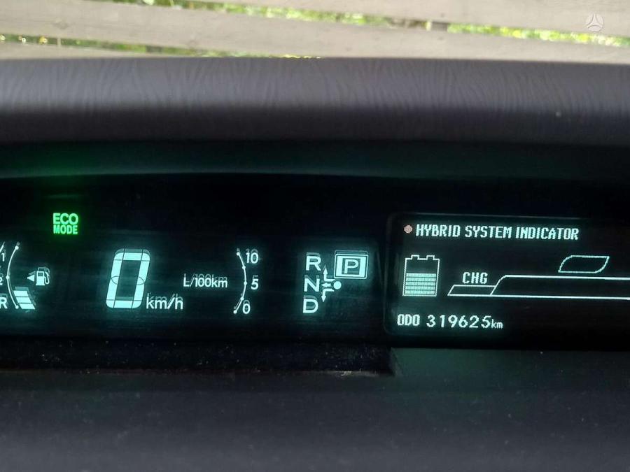 Белый Тойота Приус 2010 в Вильнюс, объемом двигателя 1.80 л и пробегом 320 тыс. км за 5790 €, фото 15 на AUTOMOTO.COM.LV