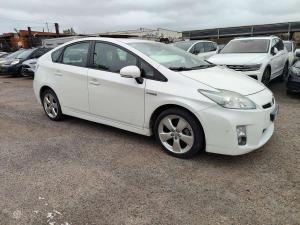 White Toyota Prius 2010 in Panevezys, with an engine capacity of 1.80 L and mileage of 251 thousand km for 6000 €, photo  on AUTOMOTO.COM.LV