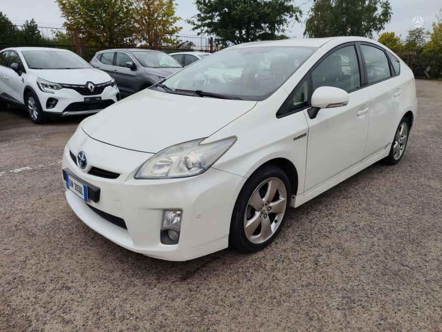 Balts Toyota Prius 2010 Panevēža, ar dzinēja tilpumu 1.80 L un nobraukumu 251 tūkst. km par 6000 €, foto 8 vietnē AUTOMOTO.COM.LV