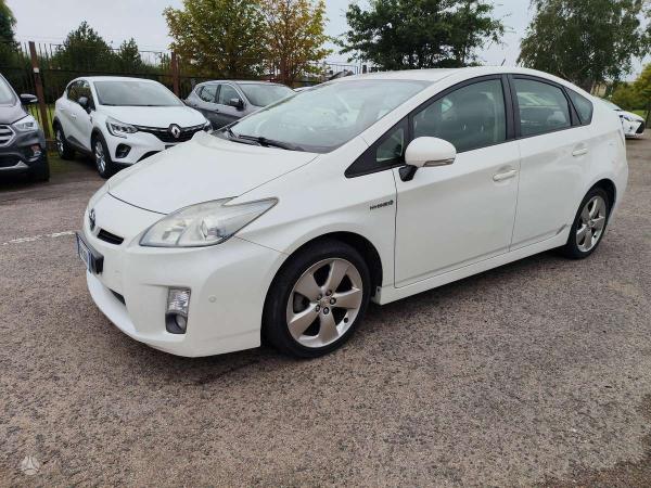Balts Toyota Prius 2010 Panevēža, ar dzinēja tilpumu 1.80 L un nobraukumu 251 tūkst. km par 6000 €, foto 9 vietnē AUTOMOTO.COM.LV
